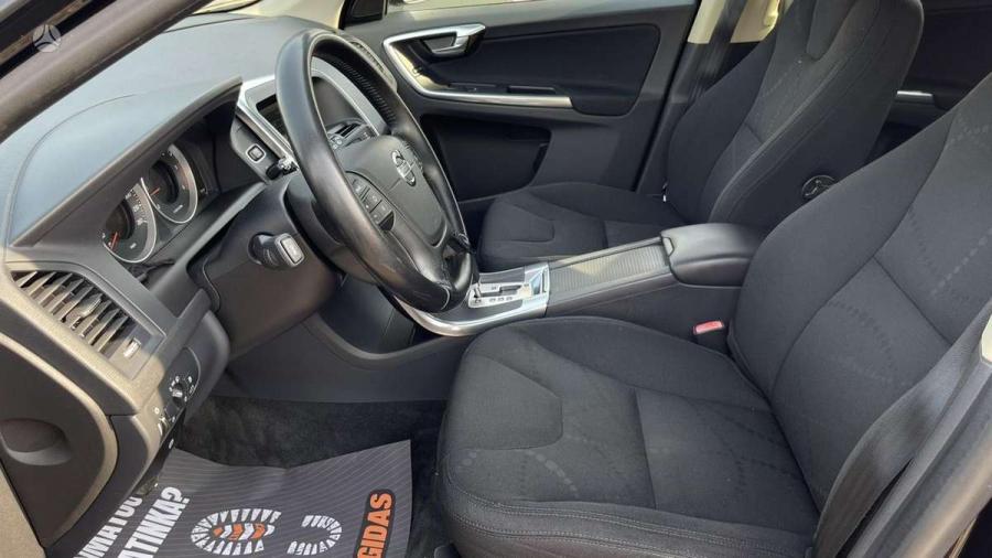 Black Volvo XC60 2011 in Marijampole, with an engine capacity of 2.40 L and mileage of 284 thousand km for 8990 €, photo 15 on AUTOMOTO.COM.LV