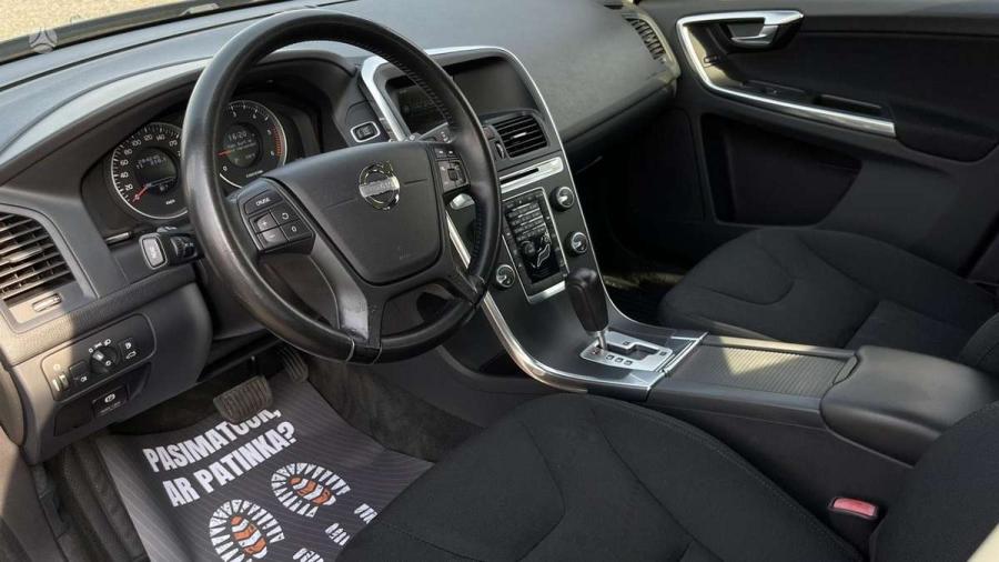 Black Volvo XC60 2011 in Marijampole, with an engine capacity of 2.40 L and mileage of 284 thousand km for 8990 €, photo 16 on AUTOMOTO.COM.LV