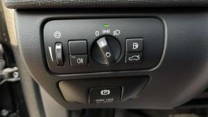 Black Volvo XC60 2011 in Marijampole, with an engine capacity of 2.40 L and mileage of 284 thousand km for 8990 €, photo 27 on AUTOMOTO.COM.LV