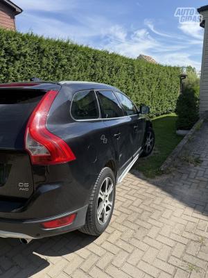 Melns Volvo XC60 2011 Kauņa, ar dzinēja tilpumu 2.40 L un nobraukumu 328 tūkst. km par 7300 €, foto  vietnē AUTOMOTO.COM.LV