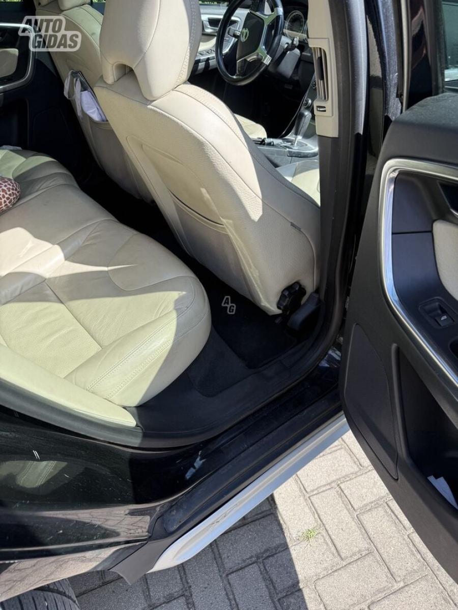 Melns Volvo XC60 2011 Kauņa, ar dzinēja tilpumu 2.40 L un nobraukumu 328 tūkst. km par 7300 €, foto 13 vietnē AUTOMOTO.COM.LV