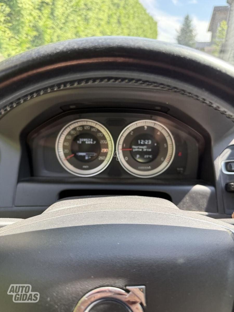 Melns Volvo XC60 2011 Kauņa, ar dzinēja tilpumu 2.40 L un nobraukumu 328 tūkst. km par 7300 €, foto 15 vietnē AUTOMOTO.COM.LV
