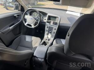 Black Volvo XC60 2011 in Riga, with an engine capacity of 2.00 L and mileage of 207 thousand km for 8750 €, photo 11 on AUTOMOTO.COM.LV