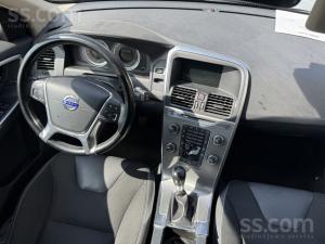 Black Volvo XC60 2011 in Riga, with an engine capacity of 2.00 L and mileage of 207 thousand km for 8750 €, photo 25 on AUTOMOTO.COM.LV