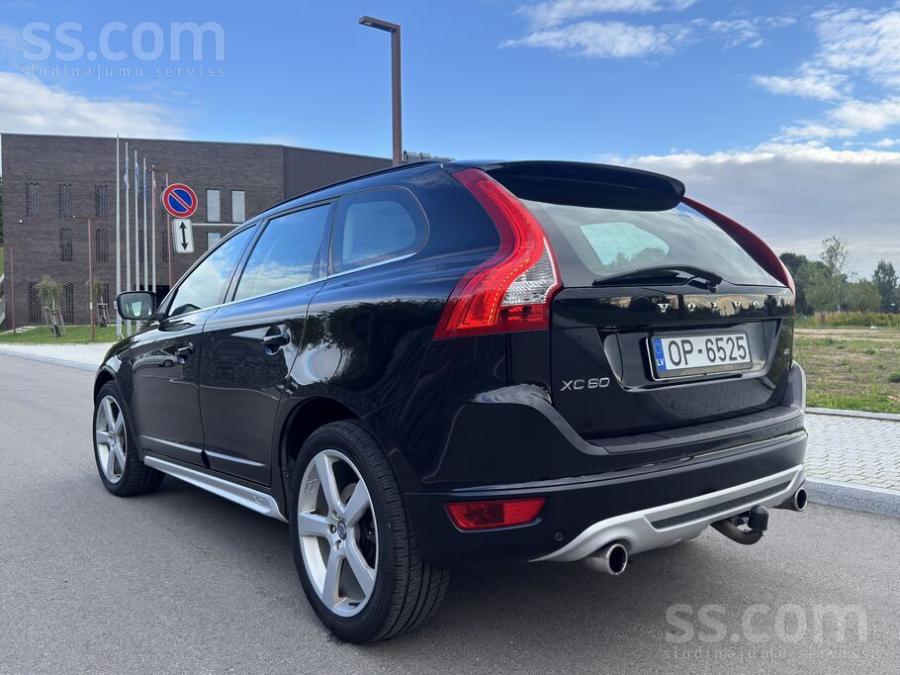 Melns Volvo XC60 2011 Rēzekne, ar dzinēja tilpumu 2.00 L un nobraukumu 278 tūkst. km par 10300 €, foto 5 vietnē AUTOMOTO.COM.LV