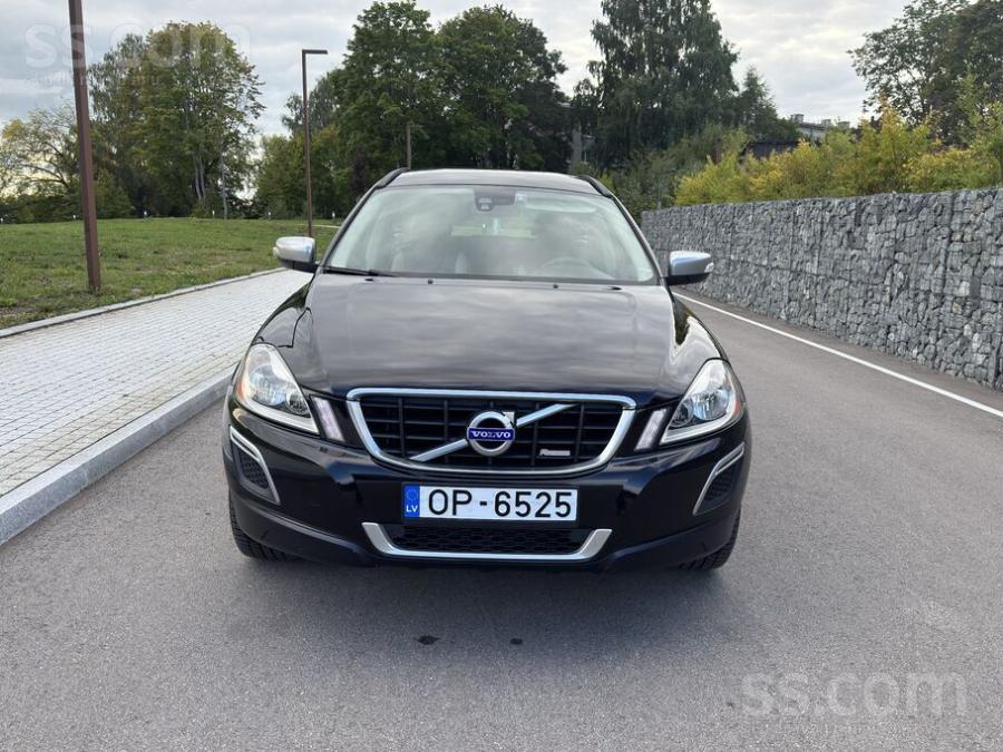 Melns Volvo XC60 2011 Rēzekne, ar dzinēja tilpumu 2.00 L un nobraukumu 278 tūkst. km par 10300 €, foto 9 vietnē AUTOMOTO.COM.LV