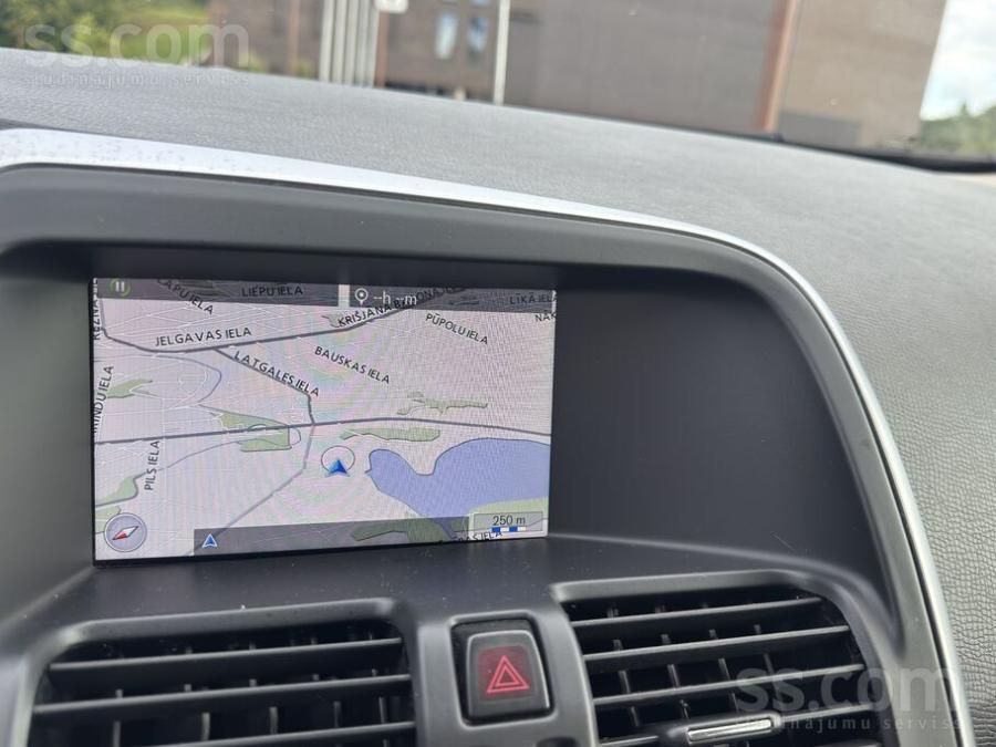 Melns Volvo XC60 2011 Rēzekne, ar dzinēja tilpumu 2.00 L un nobraukumu 278 tūkst. km par 10300 €, foto 17 vietnē AUTOMOTO.COM.LV