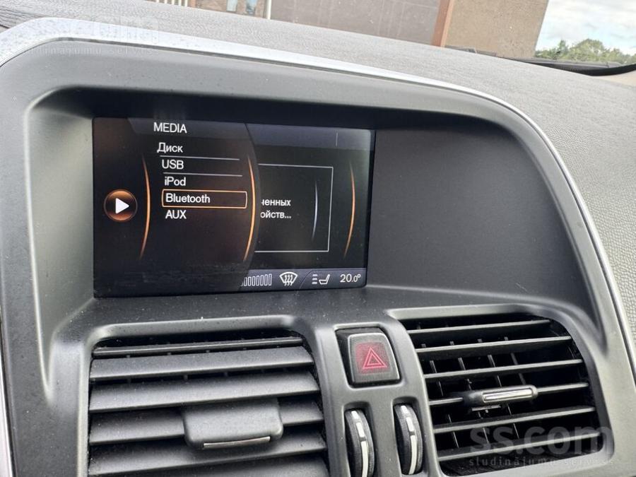 Melns Volvo XC60 2011 Rēzekne, ar dzinēja tilpumu 2.00 L un nobraukumu 278 tūkst. km par 10300 €, foto 18 vietnē AUTOMOTO.COM.LV