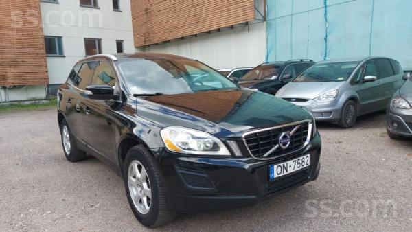 Black Volvo XC60 2011 in Daugavpils, with an engine capacity of 2.40 L and mileage of 0 thousand km for 8650 €, photo 4 on AUTOMOTO.COM.LV