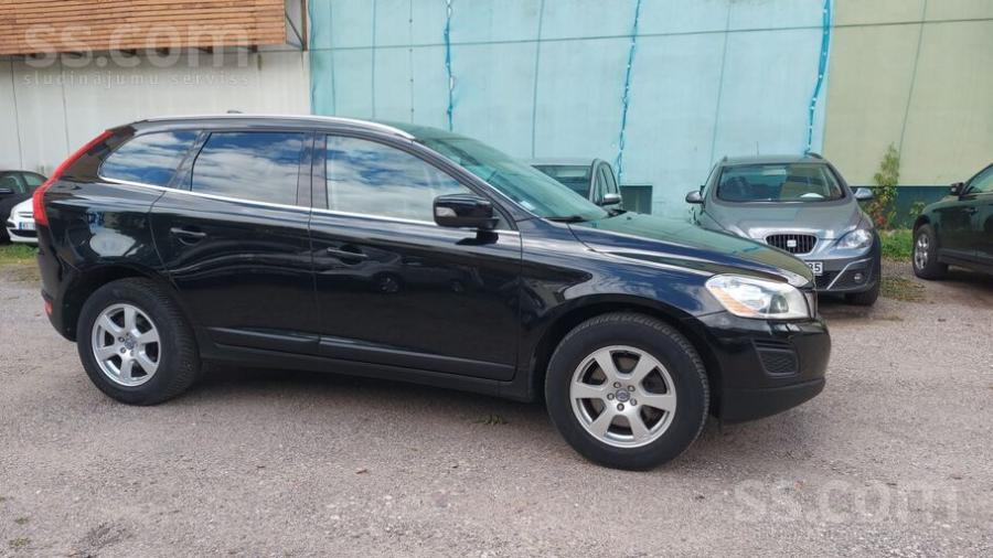Melns Volvo XC60 2011 Daugavpils, ar dzinēja tilpumu 2.40 L un nobraukumu 0 tūkst. km par 8650 €, foto 5 vietnē AUTOMOTO.COM.LV