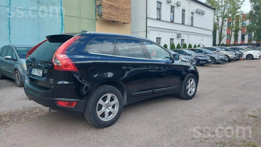 Melns Volvo XC60 2011 Daugavpils, ar dzinēja tilpumu 2.40 L un nobraukumu 0 tūkst. km par 8650 €, foto 6 vietnē AUTOMOTO.COM.LV