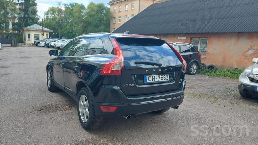Melns Volvo XC60 2011 Daugavpils, ar dzinēja tilpumu 2.40 L un nobraukumu 0 tūkst. km par 8650 €, foto 9 vietnē AUTOMOTO.COM.LV