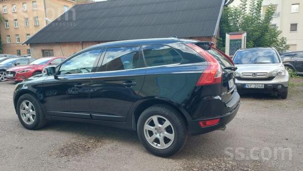 Black Volvo XC60 2011 in Daugavpils, with an engine capacity of 2.40 L and mileage of 0 thousand km for 8650 €, photo 10 on AUTOMOTO.COM.LV