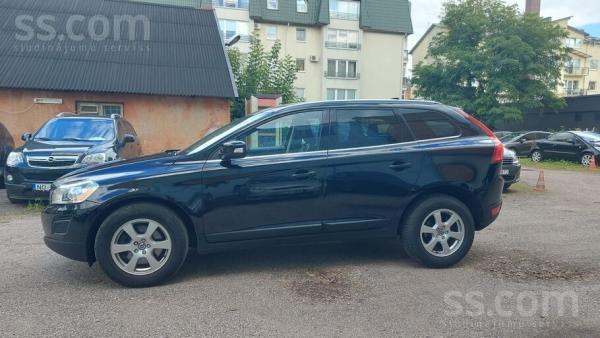 Black Volvo XC60 2011 in Daugavpils, with an engine capacity of 2.40 L and mileage of 0 thousand km for 8650 €, photo 11 on AUTOMOTO.COM.LV