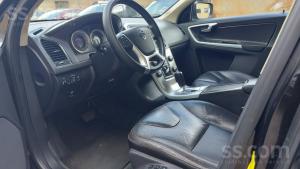 Melns Volvo XC60 2011 Daugavpils, ar dzinēja tilpumu 2.40 L un nobraukumu 0 tūkst. km par 8650 €, foto 13 vietnē AUTOMOTO.COM.LV