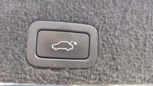 Melns Volvo XC60 2011 Daugavpils, ar dzinēja tilpumu 2.40 L un nobraukumu 0 tūkst. km par 8650 €, foto 24 vietnē AUTOMOTO.COM.LV