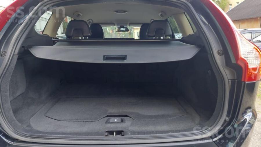 Melns Volvo XC60 2011 Daugavpils, ar dzinēja tilpumu 2.40 L un nobraukumu 0 tūkst. km par 8650 €, foto 25 vietnē AUTOMOTO.COM.LV