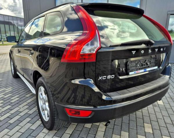 Black Volvo XC60 2011 in Siauliai, with an engine capacity of 3.20 L and mileage of 195 thousand km for 6500 €, photo 6 on AUTOMOTO.COM.LV