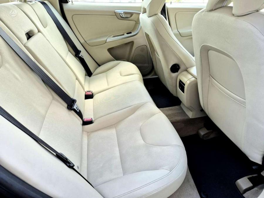 Melns Volvo XC60 2011 Šauļi, ar dzinēja tilpumu 3.20 L un nobraukumu 195 tūkst. km par 6500 €, foto 15 vietnē AUTOMOTO.COM.LV
