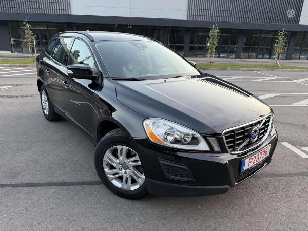Black Volvo XC60 2011 in Utena, with an engine capacity of 1.98 L and mileage of 348 thousand km for 7750 €, photo 3 on AUTOMOTO.COM.LV