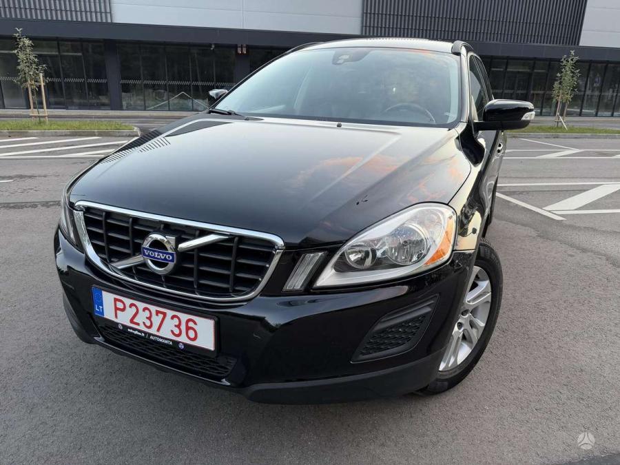 Black Volvo XC60 2011 in Utena, with an engine capacity of 1.98 L and mileage of 348 thousand km for 7750 €, photo 4 on AUTOMOTO.COM.LV