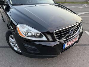 Black Volvo XC60 2011 in Utena, with an engine capacity of 1.98 L and mileage of 348 thousand km for 7750 €, photo 7 on AUTOMOTO.COM.LV