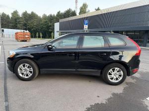 Black Volvo XC60 2011 in Utena, with an engine capacity of 1.98 L and mileage of 348 thousand km for 7750 €, photo 10 on AUTOMOTO.COM.LV