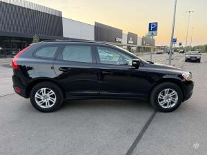 Black Volvo XC60 2011 in Utena, with an engine capacity of 1.98 L and mileage of 348 thousand km for 7750 €, photo 11 on AUTOMOTO.COM.LV