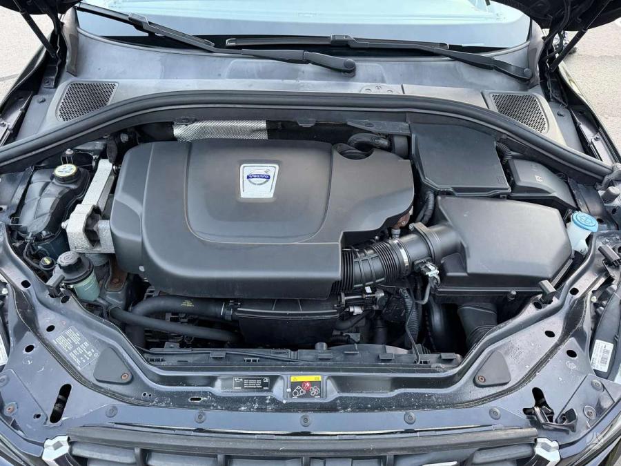 Black Volvo XC60 2011 in Utena, with an engine capacity of 1.98 L and mileage of 348 thousand km for 7750 €, photo 22 on AUTOMOTO.COM.LV