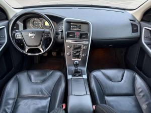 Black Volvo XC60 2011 in Utena, with an engine capacity of 1.98 L and mileage of 348 thousand km for 7750 €, photo 23 on AUTOMOTO.COM.LV