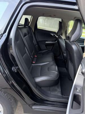 Black Volvo XC60 2011 in Utena, with an engine capacity of 1.98 L and mileage of 348 thousand km for 7750 €, photo 31 on AUTOMOTO.COM.LV