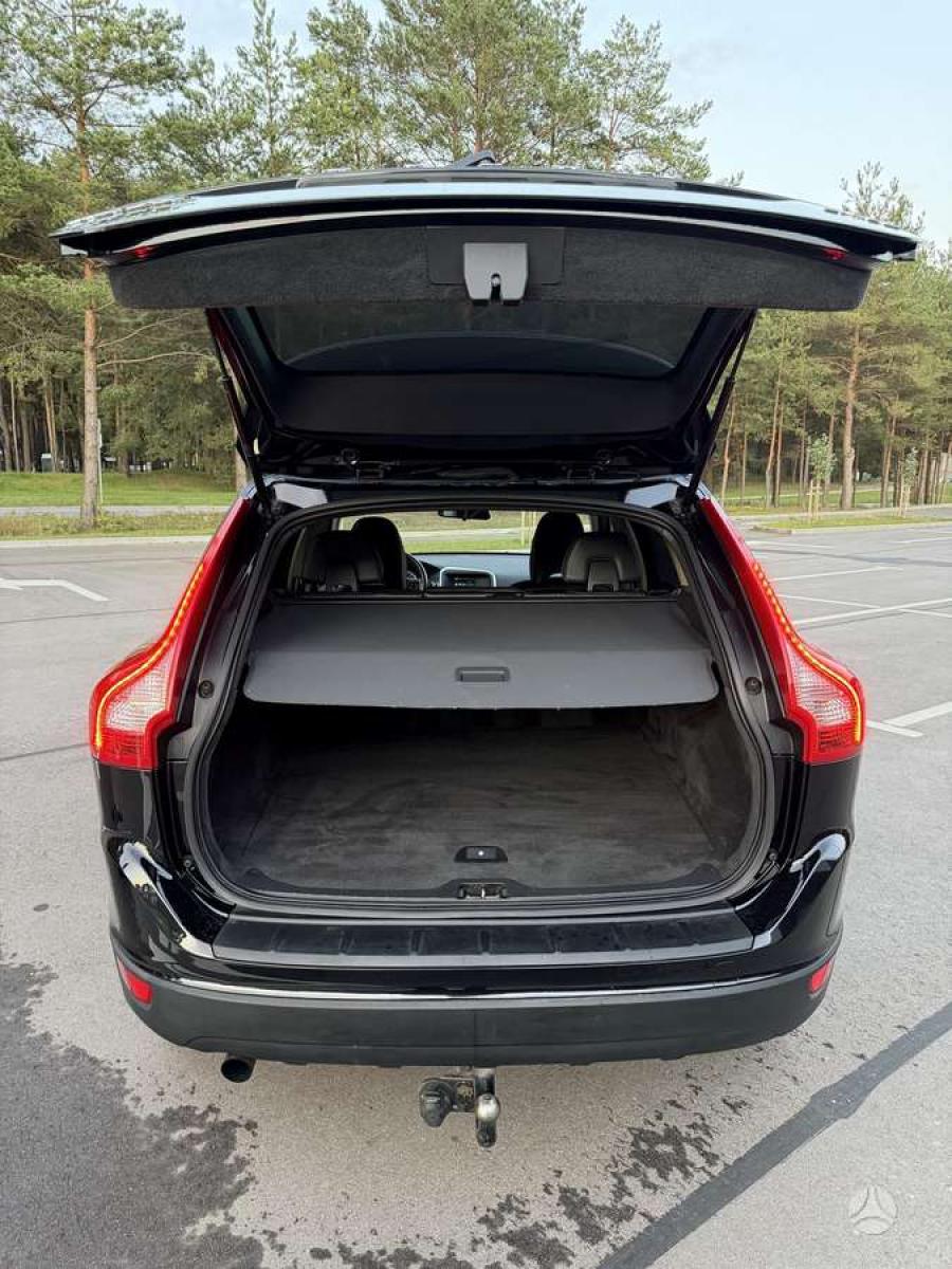 Black Volvo XC60 2011 in Utena, with an engine capacity of 1.98 L and mileage of 348 thousand km for 7750 €, photo 34 on AUTOMOTO.COM.LV