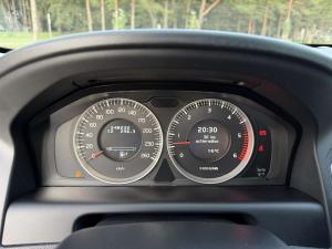 Black Volvo XC60 2011 in Utena, with an engine capacity of 1.98 L and mileage of 348 thousand km for 7750 €, photo 35 on AUTOMOTO.COM.LV
