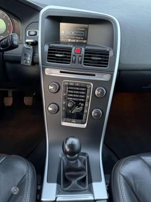 Black Volvo XC60 2011 in Utena, with an engine capacity of 1.98 L and mileage of 348 thousand km for 7750 €, photo 36 on AUTOMOTO.COM.LV