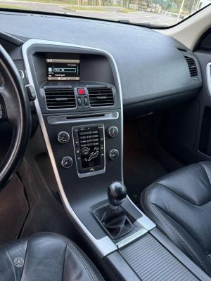 Black Volvo XC60 2011 in Utena, with an engine capacity of 1.98 L and mileage of 348 thousand km for 7750 €, photo 37 on AUTOMOTO.COM.LV