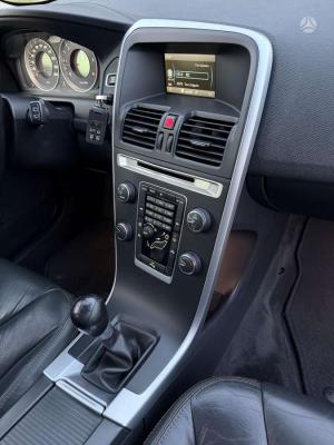 Black Volvo XC60 2011 in Utena, with an engine capacity of 1.98 L and mileage of 348 thousand km for 7750 €, photo 38 on AUTOMOTO.COM.LV