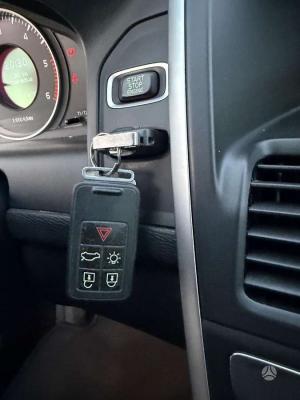 Black Volvo XC60 2011 in Utena, with an engine capacity of 1.98 L and mileage of 348 thousand km for 7750 €, photo 41 on AUTOMOTO.COM.LV