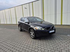 Black Volvo XC60 2011 in Raseiniai, with an engine capacity of 2.40 L and mileage of 245 thousand km for 7999 €, photo 4 on AUTOMOTO.COM.LV