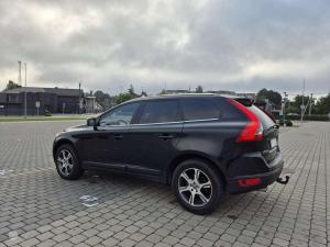 Black Volvo XC60 2011 in Raseiniai, with an engine capacity of 2.40 L and mileage of 245 thousand km for 7999 €, photo 13 on AUTOMOTO.COM.LV