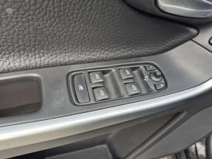 Black Volvo XC60 2011 in Raseiniai, with an engine capacity of 2.40 L and mileage of 245 thousand km for 7999 €, photo 18 on AUTOMOTO.COM.LV