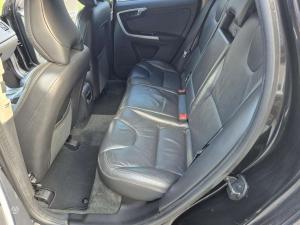 Black Volvo XC60 2011 in Raseiniai, with an engine capacity of 2.40 L and mileage of 245 thousand km for 7999 €, photo 25 on AUTOMOTO.COM.LV