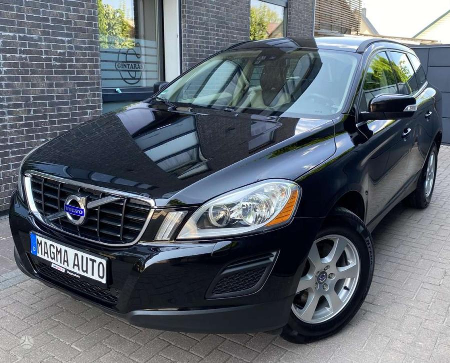 Black Volvo XC60 2011 in Marijampole, with an engine capacity of 2.40 L and mileage of 279 thousand km for 9950 €, photo 7 on AUTOMOTO.COM.LV