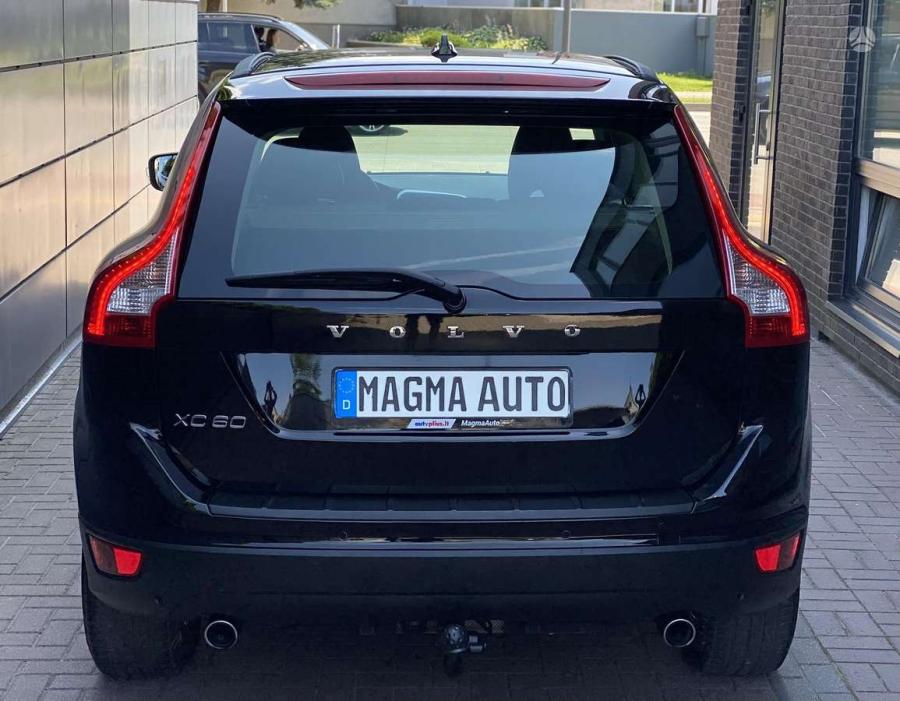Black Volvo XC60 2011 in Marijampole, with an engine capacity of 2.40 L and mileage of 279 thousand km for 9950 €, photo 16 on AUTOMOTO.COM.LV