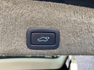 Black Volvo XC60 2011 in Marijampole, with an engine capacity of 2.40 L and mileage of 279 thousand km for 9950 €, photo 18 on AUTOMOTO.COM.LV
