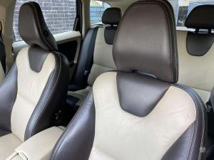 Black Volvo XC60 2011 in Marijampole, with an engine capacity of 2.40 L and mileage of 279 thousand km for 9950 €, photo 22 on AUTOMOTO.COM.LV
