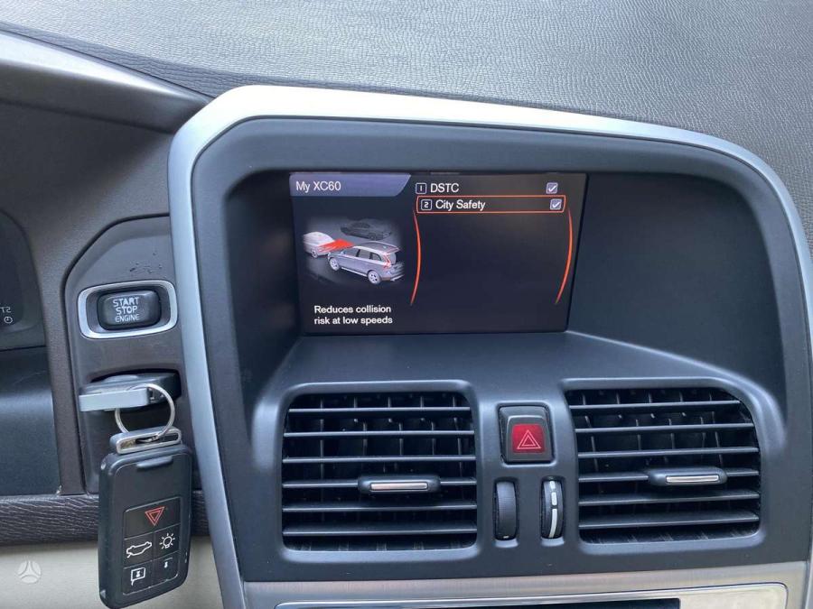 Black Volvo XC60 2011 in Marijampole, with an engine capacity of 2.40 L and mileage of 279 thousand km for 9950 €, photo 26 on AUTOMOTO.COM.LV