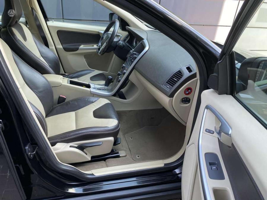 Black Volvo XC60 2011 in Marijampole, with an engine capacity of 2.40 L and mileage of 279 thousand km for 9950 €, photo 33 on AUTOMOTO.COM.LV