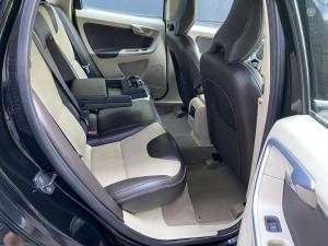 Black Volvo XC60 2011 in Marijampole, with an engine capacity of 2.40 L and mileage of 279 thousand km for 9950 €, photo 39 on AUTOMOTO.COM.LV