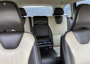Black Volvo XC60 2011 in Marijampole, with an engine capacity of 2.40 L and mileage of 279 thousand km for 9950 €, photo 42 on AUTOMOTO.COM.LV