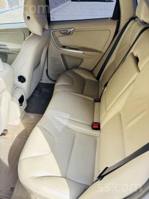 Melns Volvo XC60 2011 Rīga, ar dzinēja tilpumu 2.00 L un nobraukumu 371 tūkst. km par 7999 €, foto 11 vietnē AUTOMOTO.COM.LV
